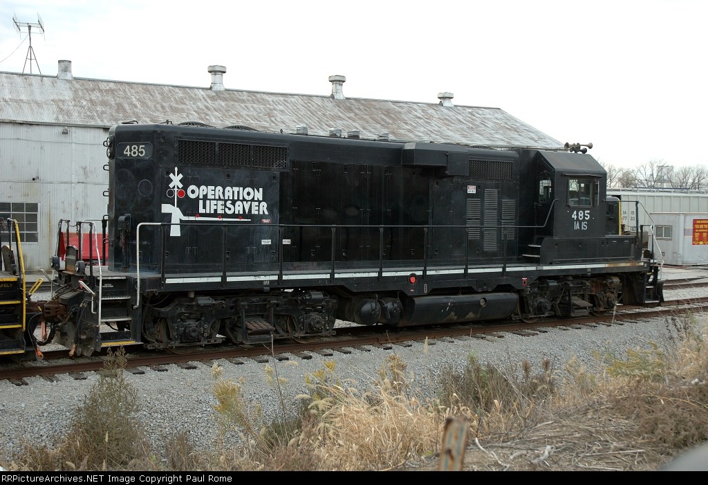 IAIS 485, EMD GP11, with stacks capped in the dead line